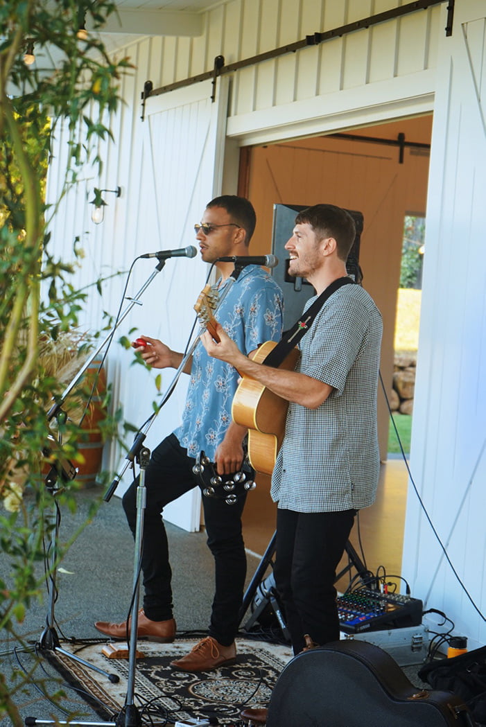 #1 Wedding Musicians Byron Bay | Create a chilled vibe for your wedding Day